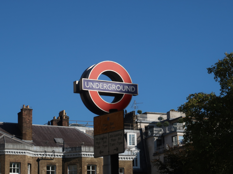 How to Use the Tube (London Underground) - The London Eats List